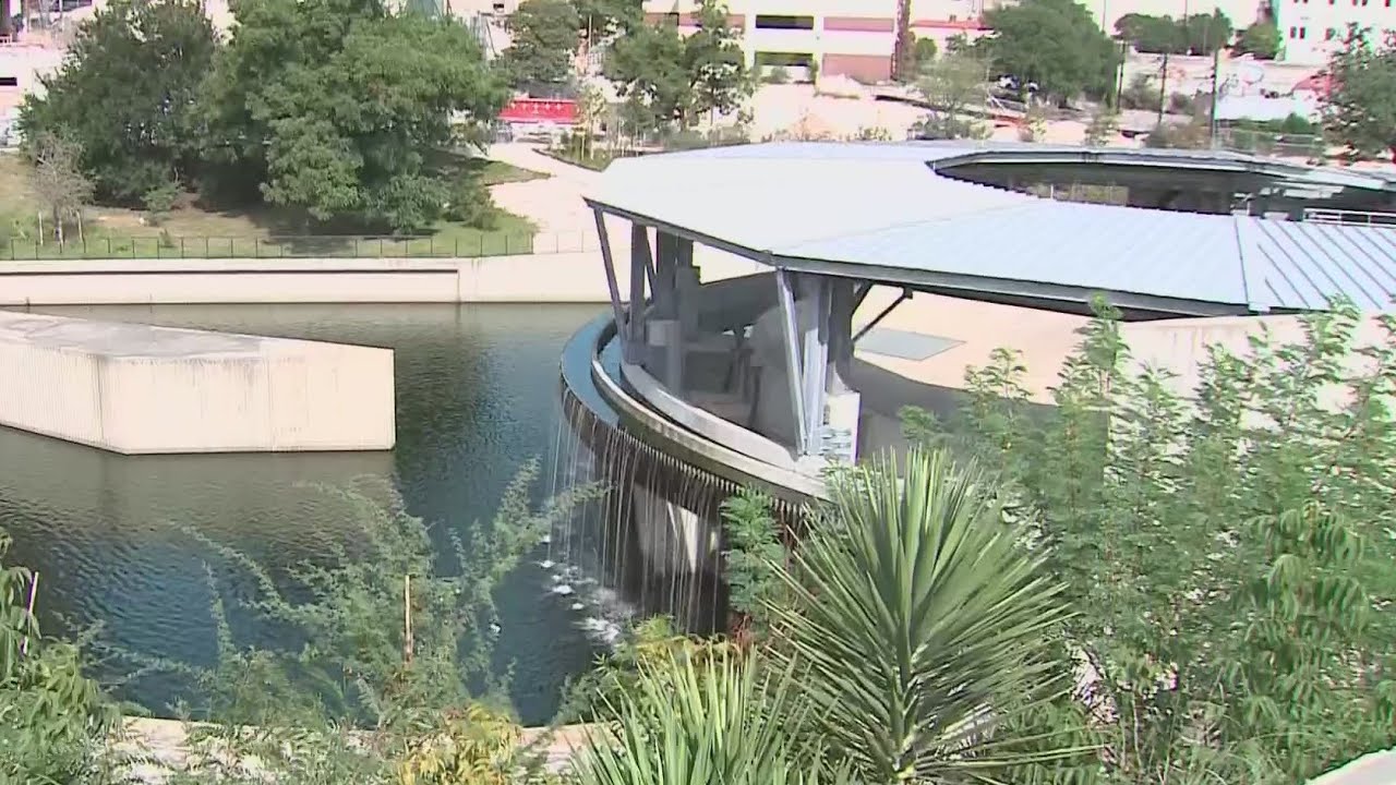 Waterloo Park opens for the public without celebration - YouTube