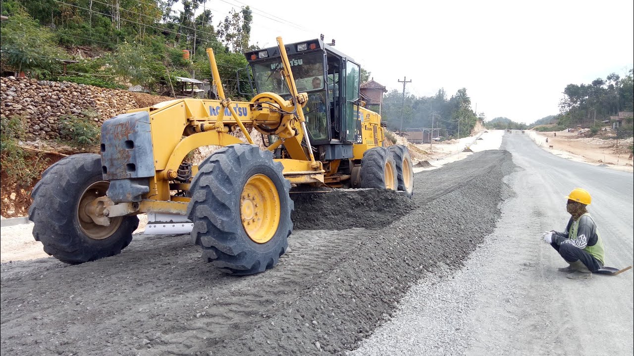 Eps 3 #Motor Grader Hampar Agregat Kelas A# Proyek JJLS - YouTube