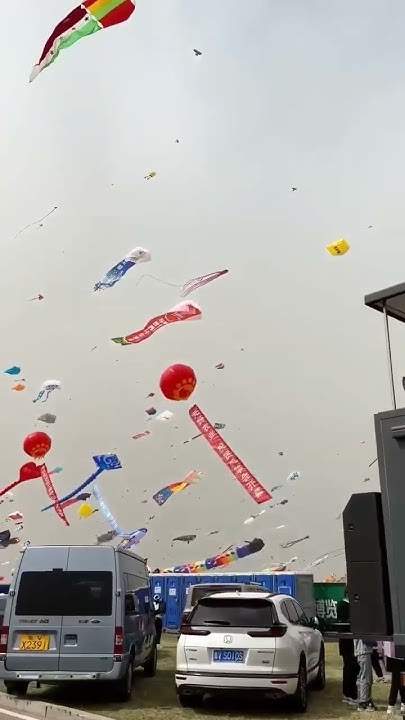 40 й международный фестиваль воздушных змеев в городе Вэйфан Youtube