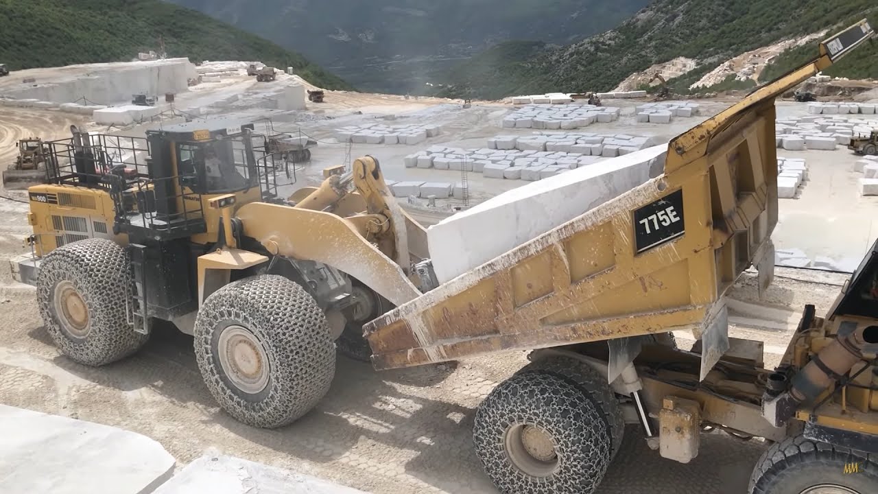 How To Load And Unload A 60 Tonnes Marble Block With Cat And Komatsu ...
