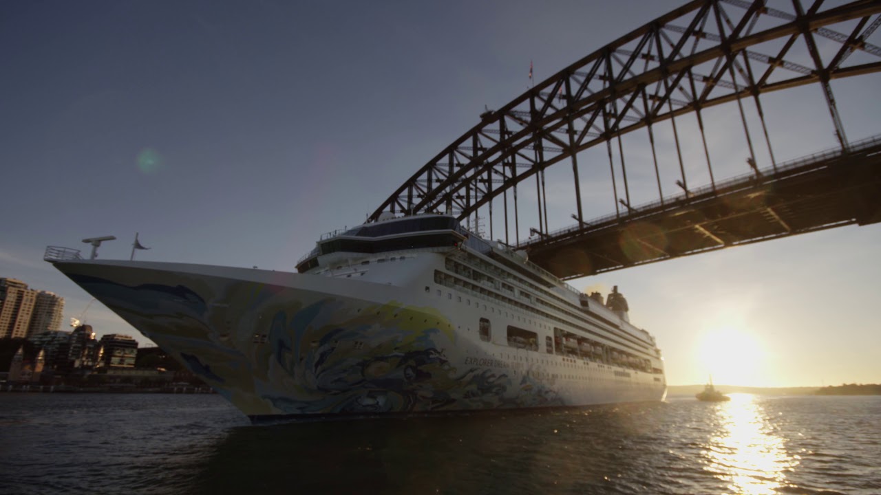 Explorer Dream makes her maiden call to Sydney - YouTube