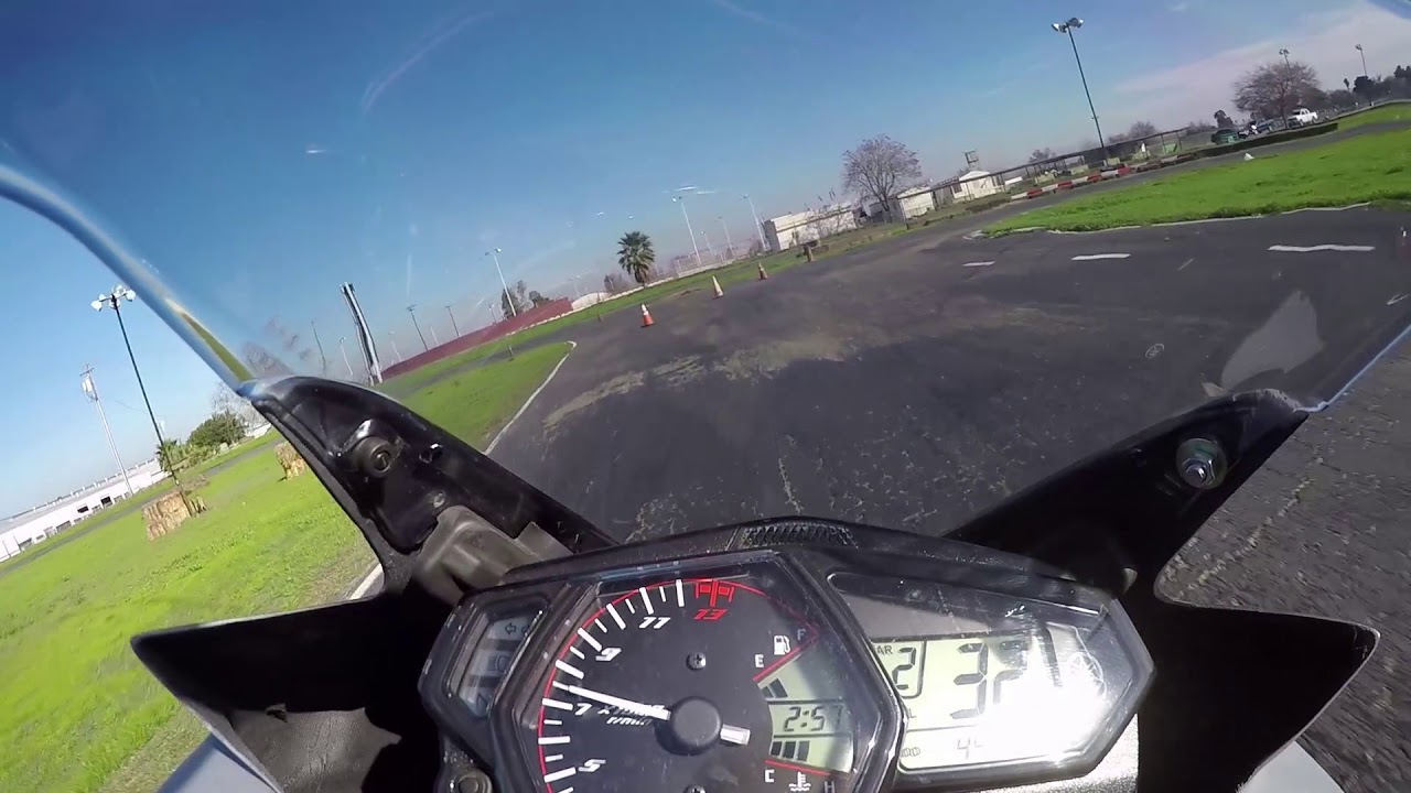 Getting faster on R3 at Stockton little 99 Raceway - YouTube