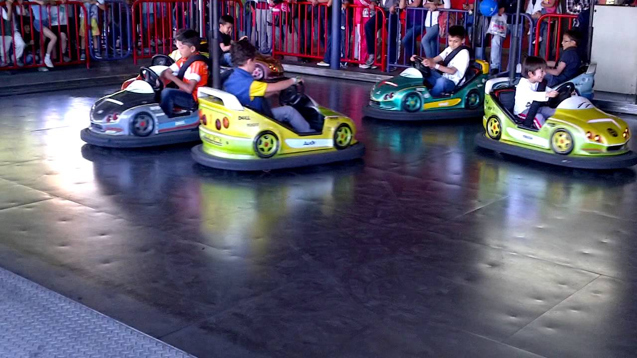 como manejar carros chocones - YouTube