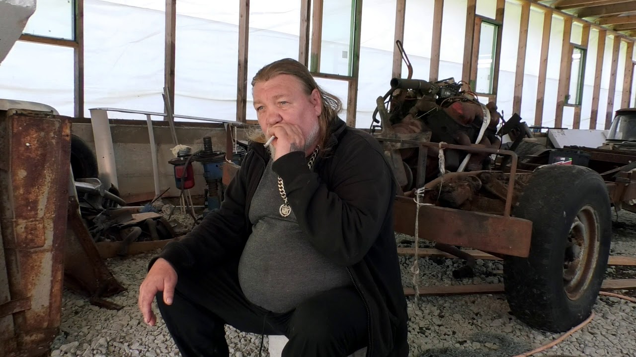 Mees kes teeb Damaskuse terast. SEPA TOM - YouTube