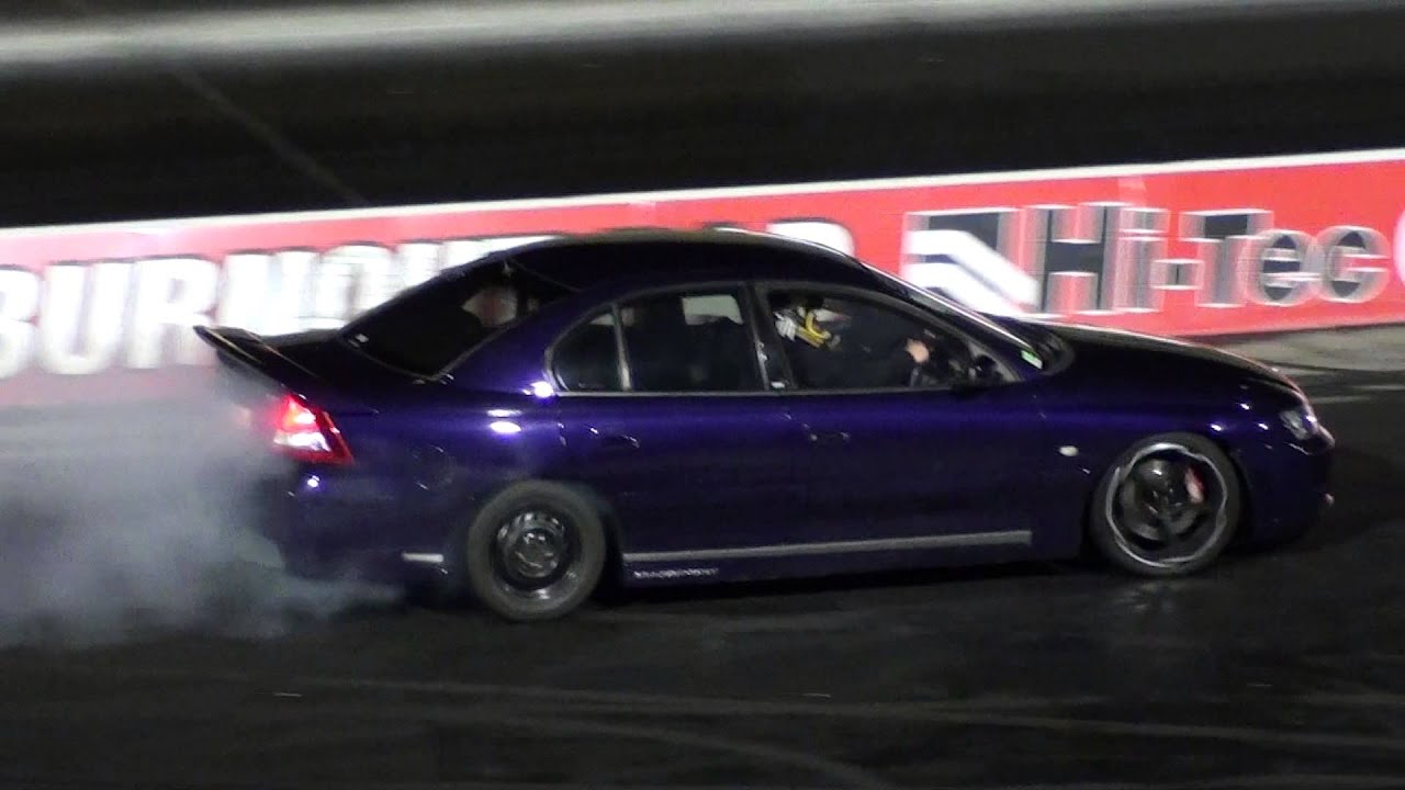 vy r8 clubby burnout - YouTube