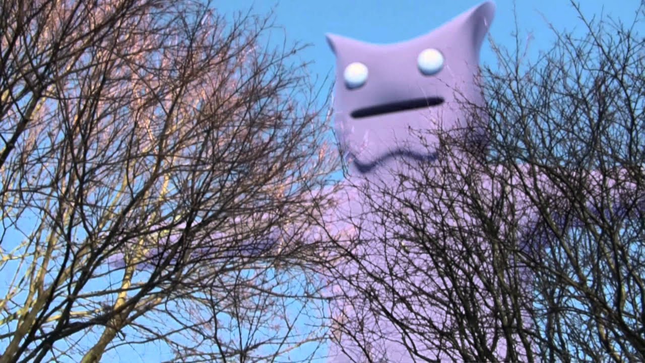 Invasion of the badly modelled giant alien cat thing! - YouTube