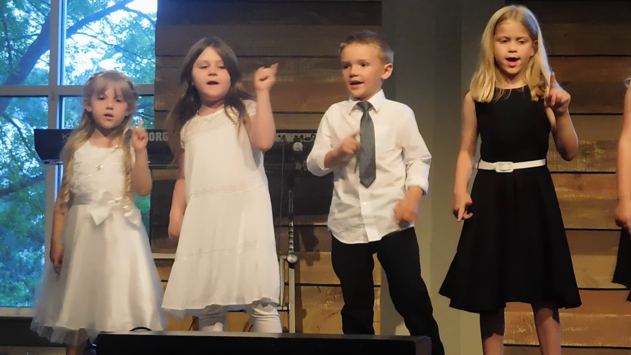 Kindergarten graduation First Grade - YouTube