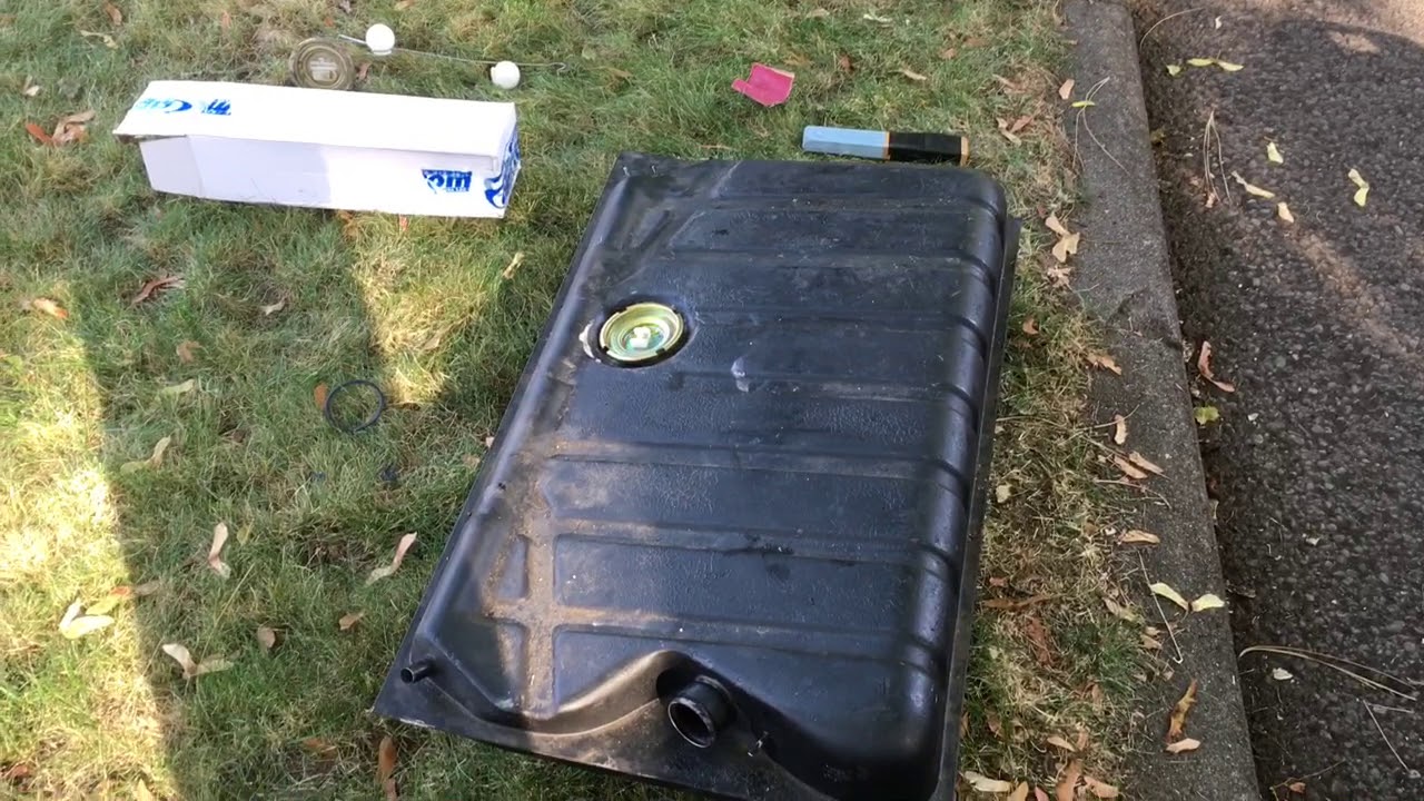 73 Vw super beetle fuel tank sending unit and intake heater wrap pt.1 ...