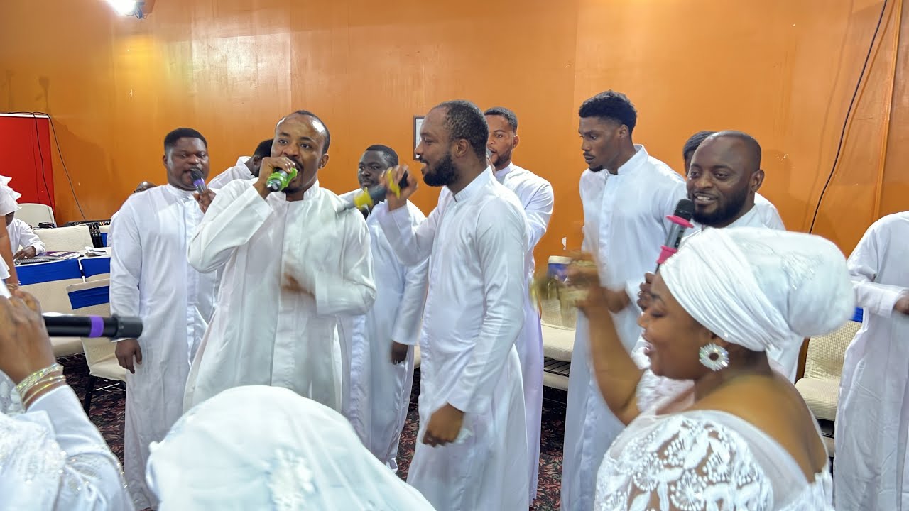 Mix praises song True Faith Church Int Springfield branch - YouTube