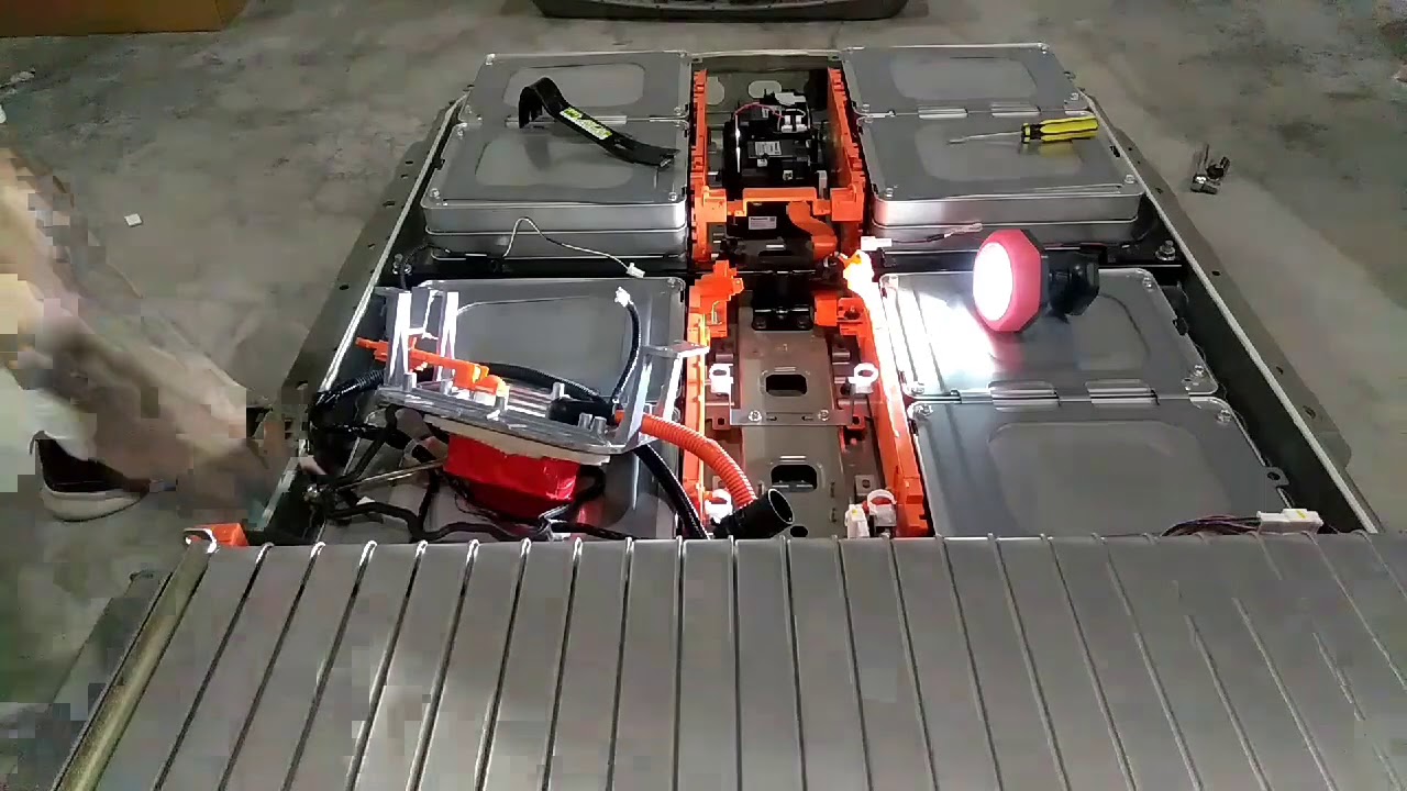 Nissan leaf module removal - YouTube