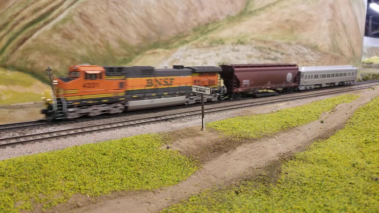 BNSF# 4331 leading Geometry Track Measurement train passed Ilmon ...