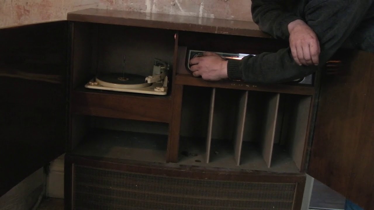 Bush RG66 Radiogram Pt3 - YouTube