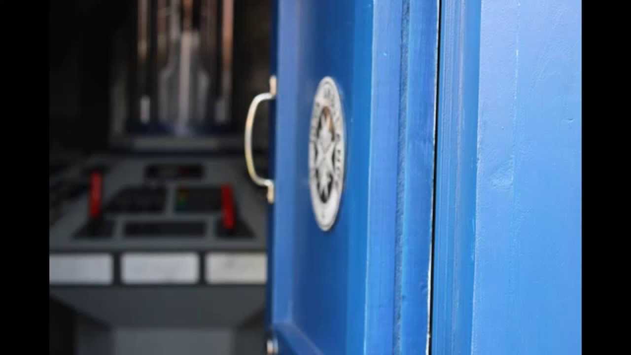 Series 2 TARDIS console room Reveal! - YouTube