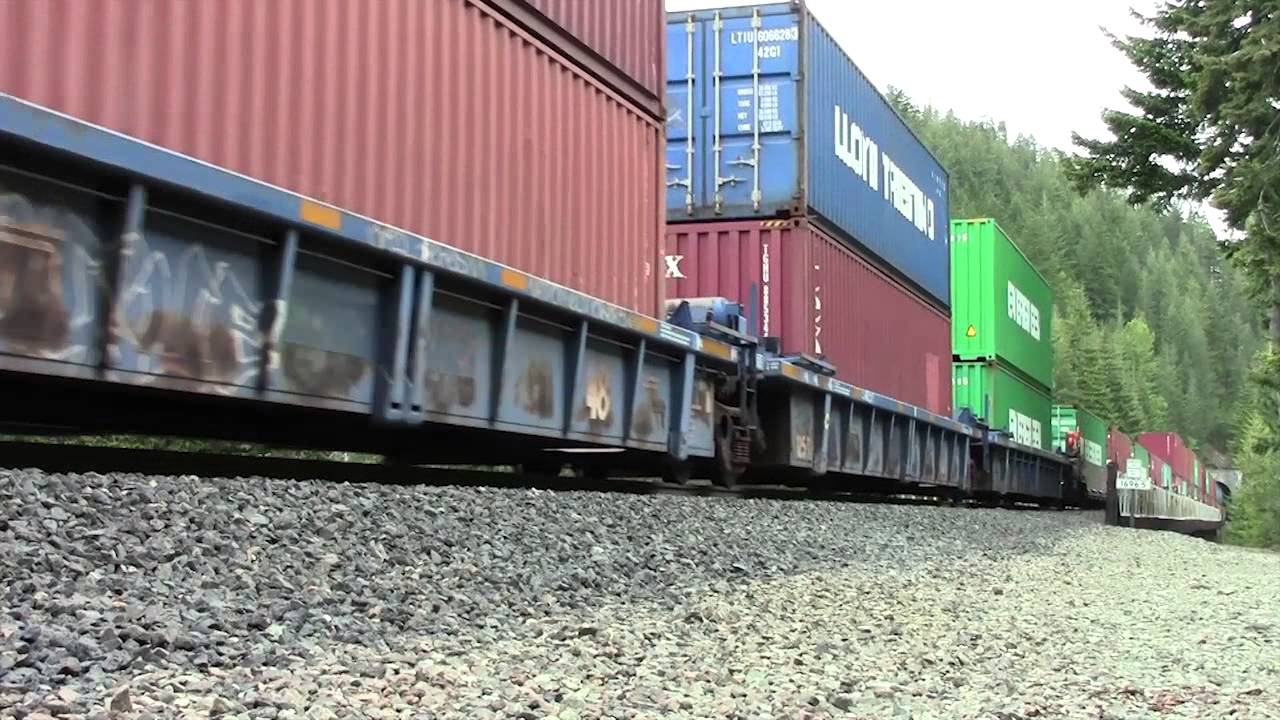 BNSF 5249 Leads Stack Train with "Shave and a haircut" Horn at Gaynor ...