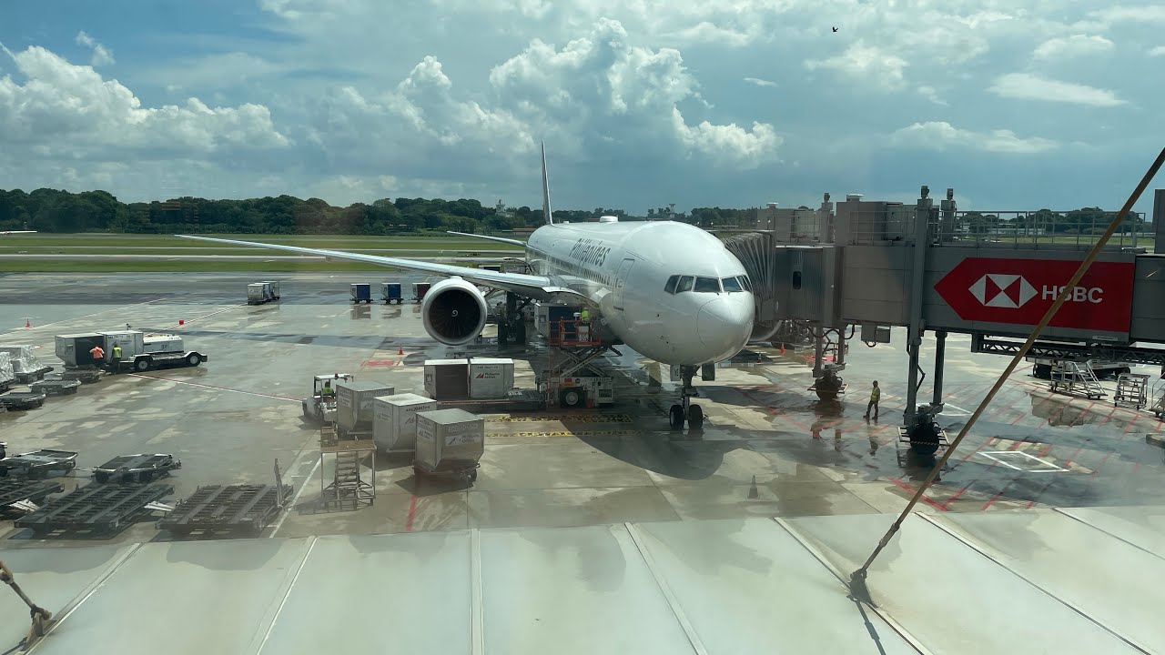 Boeing 777 startup, taxi and takeoff from Singapore - YouTube