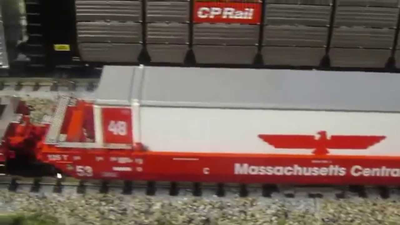 N Scale Deluxe Innovations Maxi-IV Mass Central Intermodal Well Cars ...