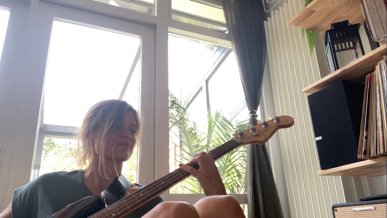 Jaco Pastorius - Portrait of Tracy - YouTube