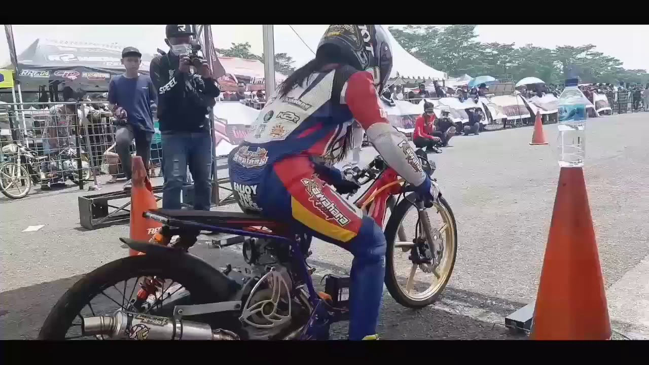 drag race ,,jokinya cewe cewe keren!!!!! - YouTube
