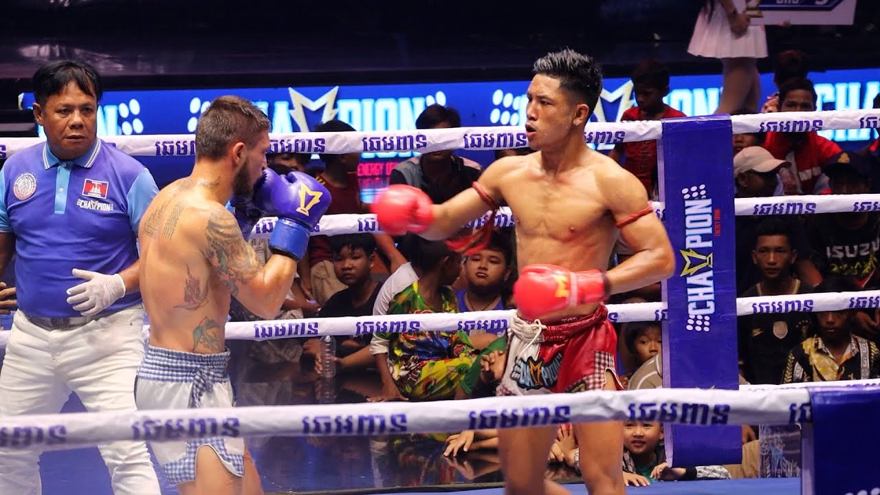 មើលក្បាច់វ៉ានថងអេមស្នេហ៍ Chhut Sereyvanthong VS Romany Boxing Kun Khmer Cambodia - YouTube