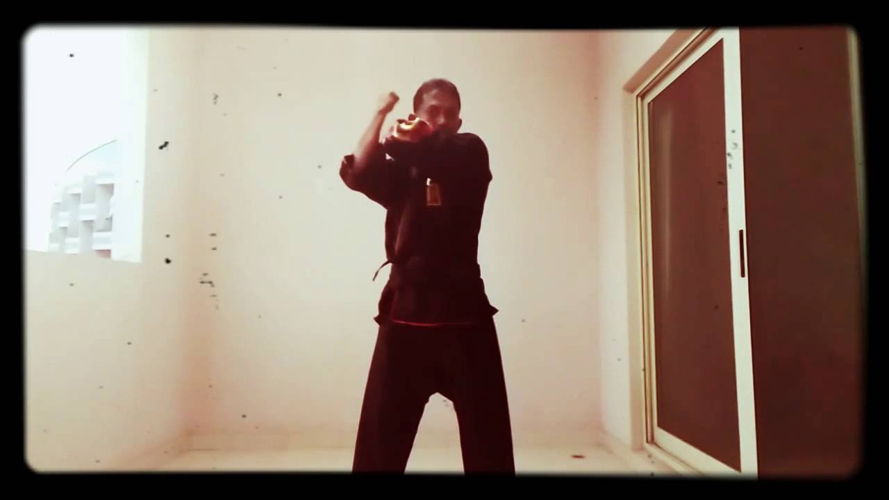 Seiken Mae Gedan Barai - YouTube