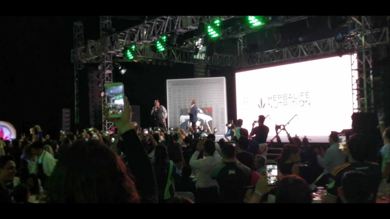 EXTRAVAGANZA - Alberto Rebollo paga en subasta $570,000 por RETRATO de ...