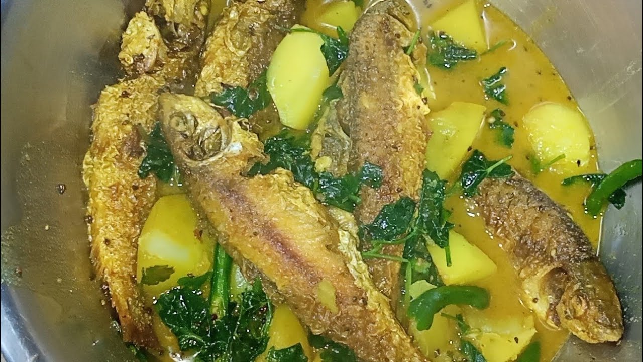 থানকুনি পাতা /Thankuni pata Alu diye bata macher jhol / Thankuni pata ...