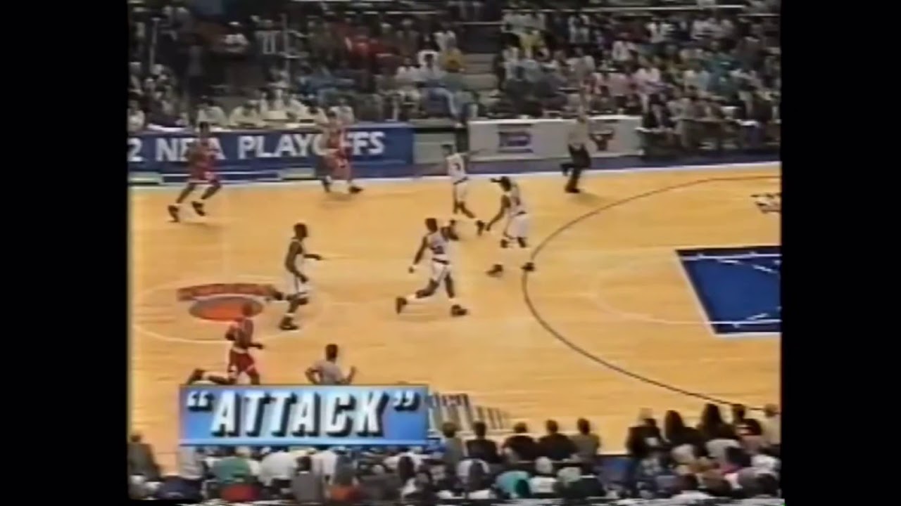 Triangle Offense - Transition Early Offense - Secondary Break - YouTube