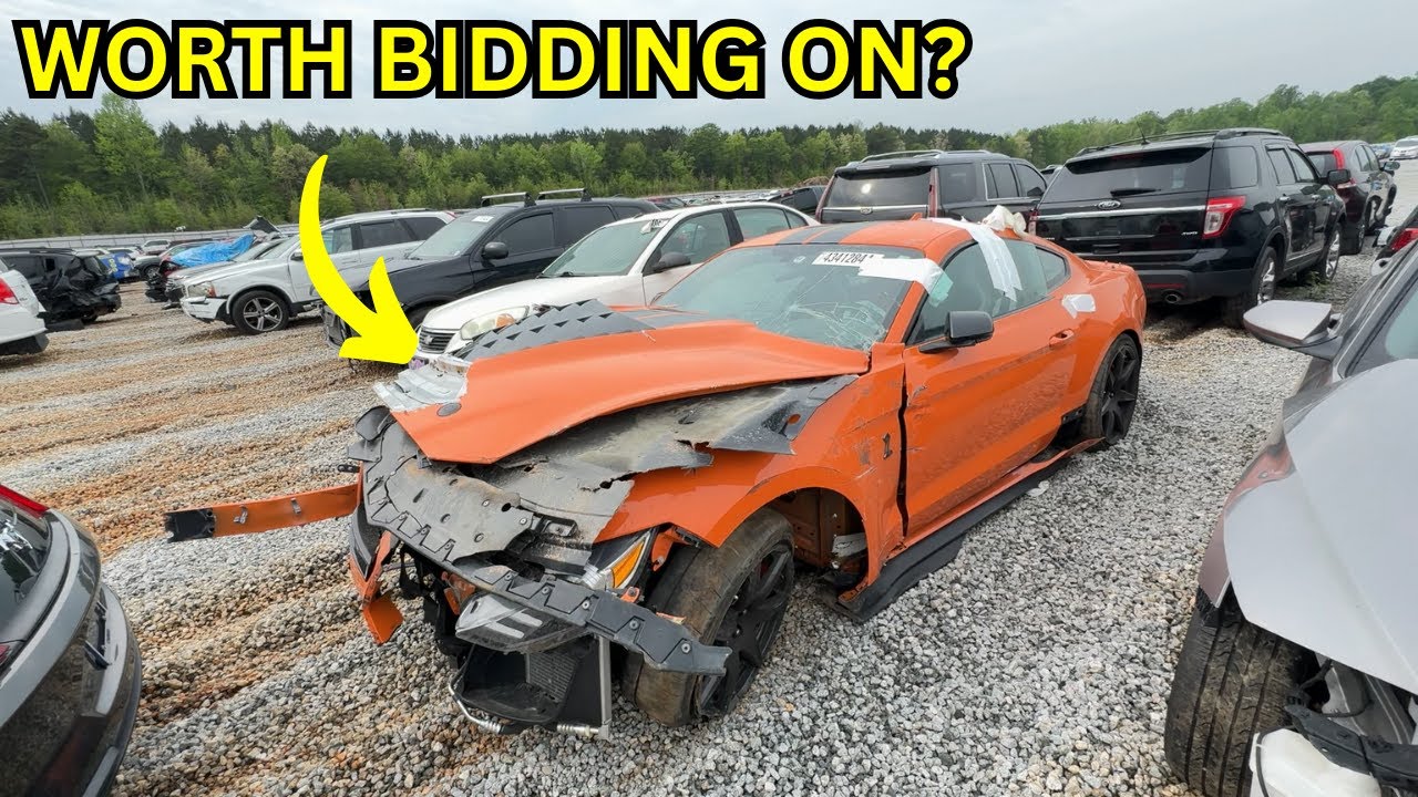 WALKNG AROUND COPART CHECKING OUT POTENTIAL PROJECTS - YouTube