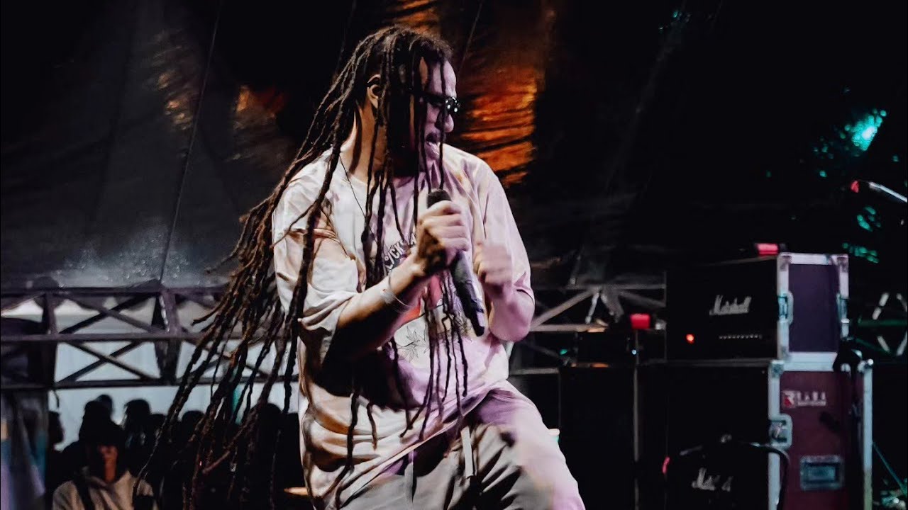 Conrad Good Vibration Live at "Kaum Reggae Bersatu" (Recap) - YouTube