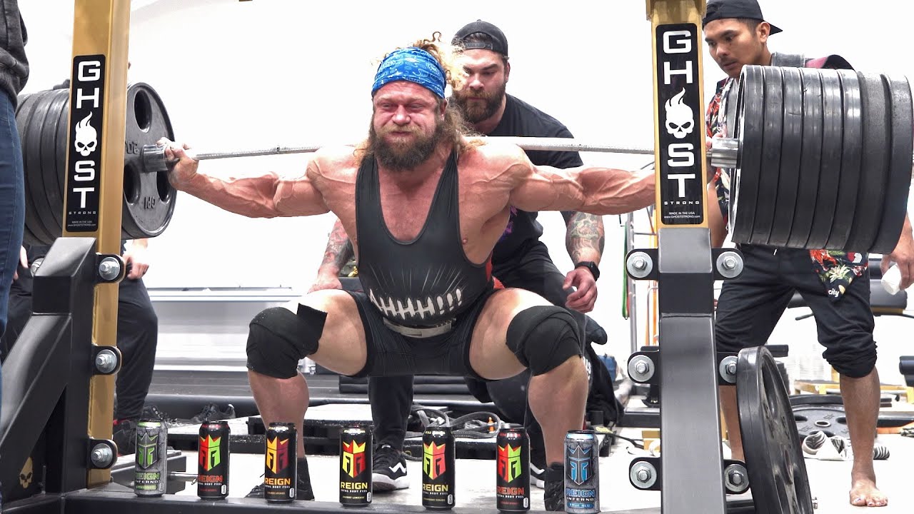 SQUAT PR with PRO STRONGMEN - YouTube