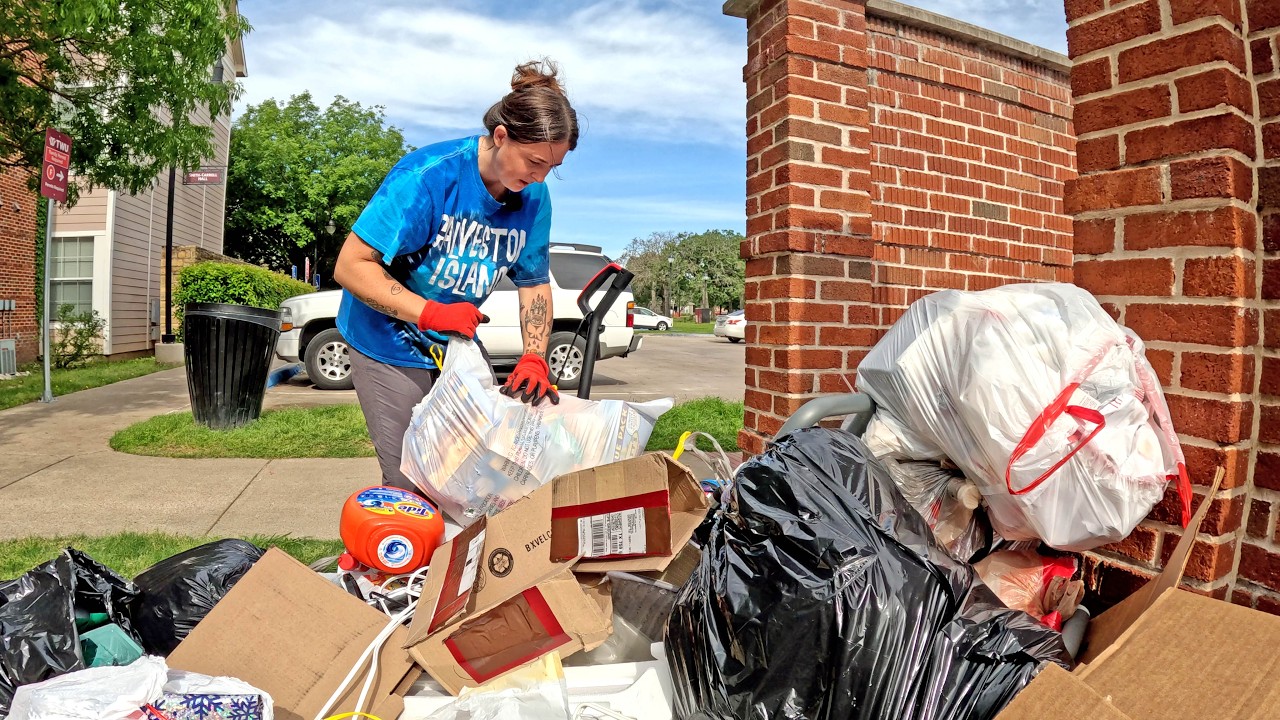 Last Day of College Move Out Dumpster Diving – What a Great Haul to End ...