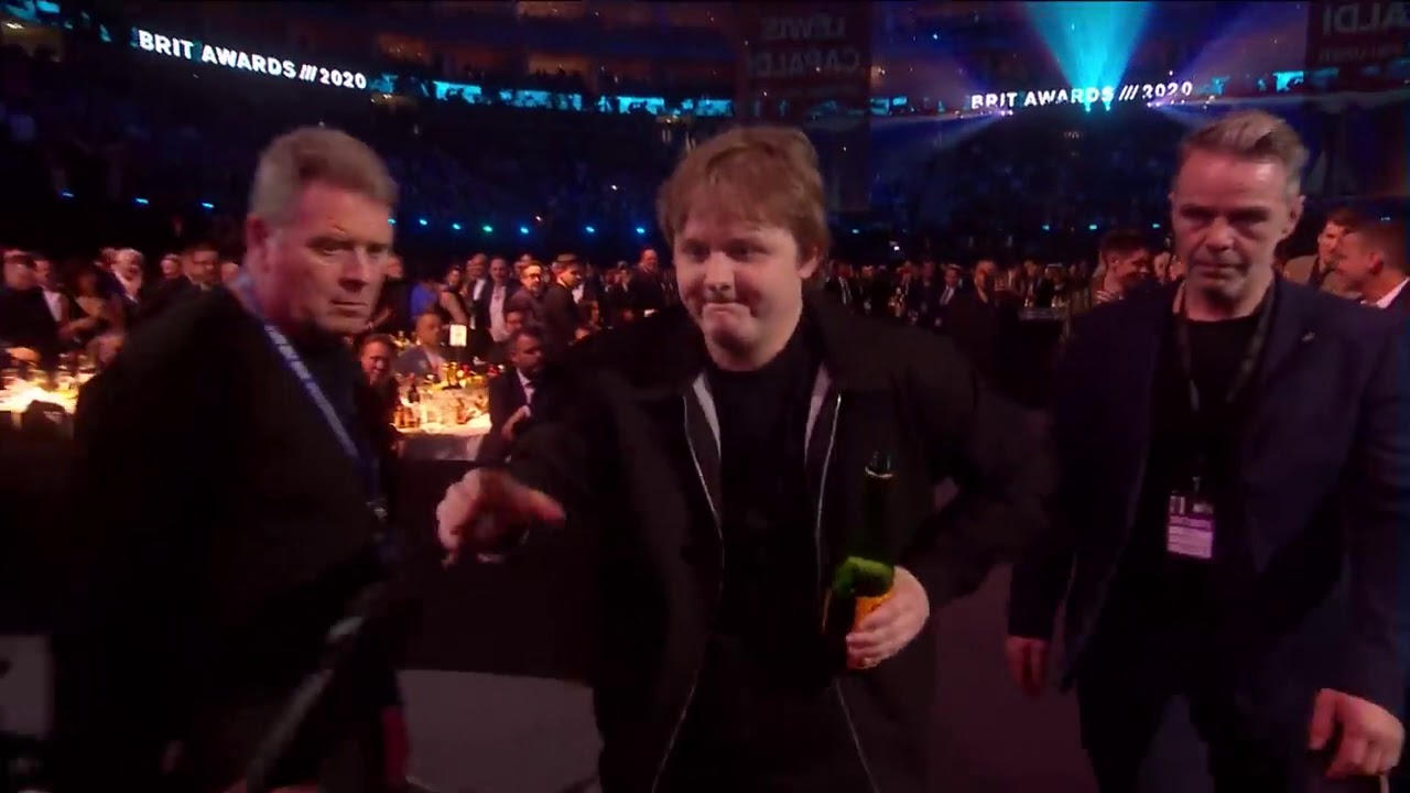 2020全英音樂獎最佳單曲Someone you Loved Lewis Capaldi wins Song of the Year The ...