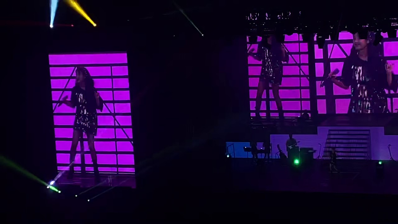 IU dancing cutely to Last Night Story ( Love Poem in Manila ) - YouTube