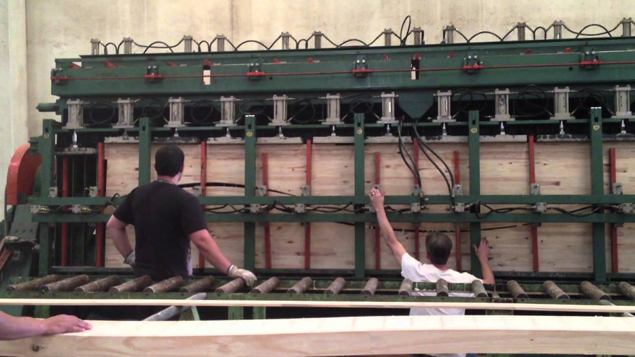 Processo de fabricação da viga curva laminada colada - YouTube