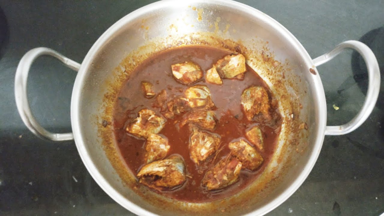 Simple fish curry/ Phanna upkari, a GSB konkani recipe - YouTube