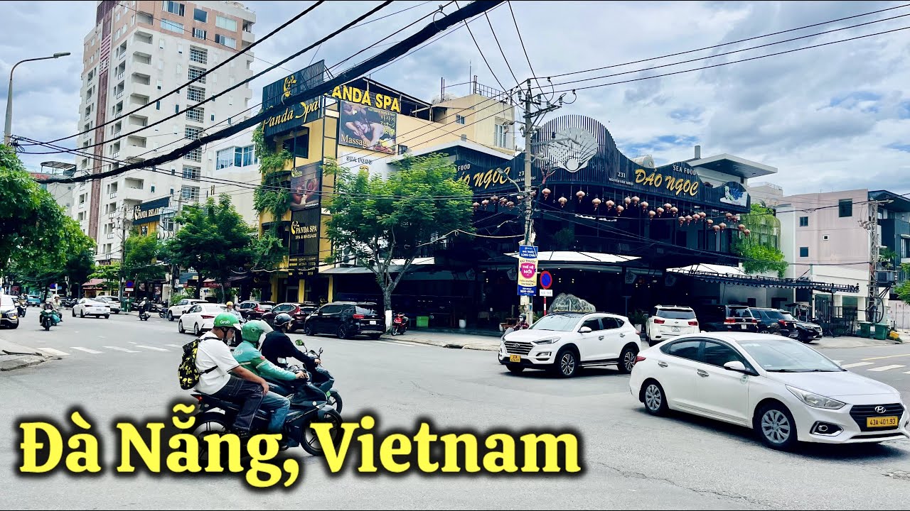 Street Walk in Da Nang Tourist Town 🇻🇳 - YouTube