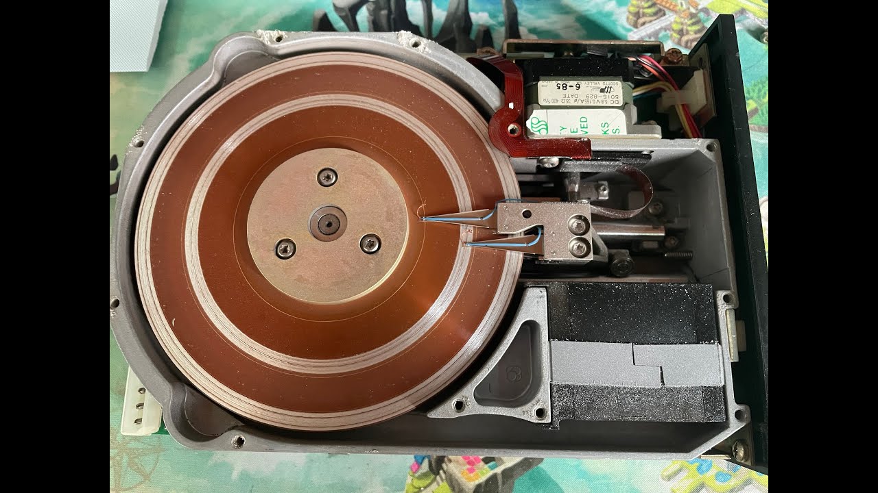 Destroyed ST-212 Hard Drive seeking sounds - YouTube