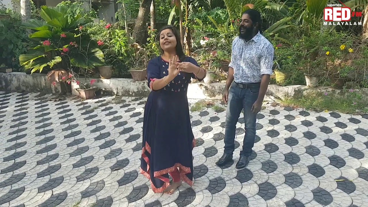 S. P Sreekumar & Sneha Sreekumar | Dance | Red FM Malayalam - YouTube