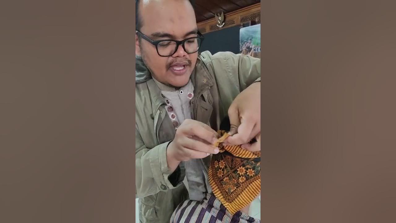 Tutorial/ cara memakai iket - YouTube