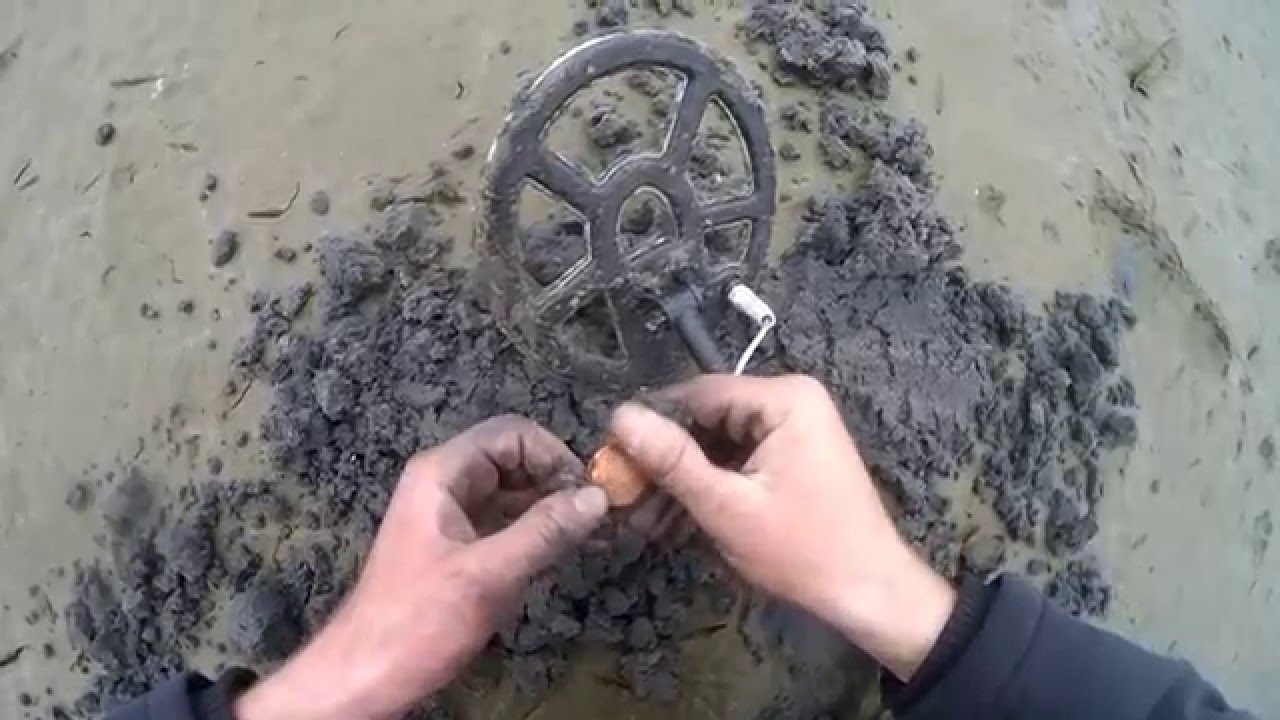 Поиск монет сельское поселение 19 века. Metal Detecting Ukraine - YouTube