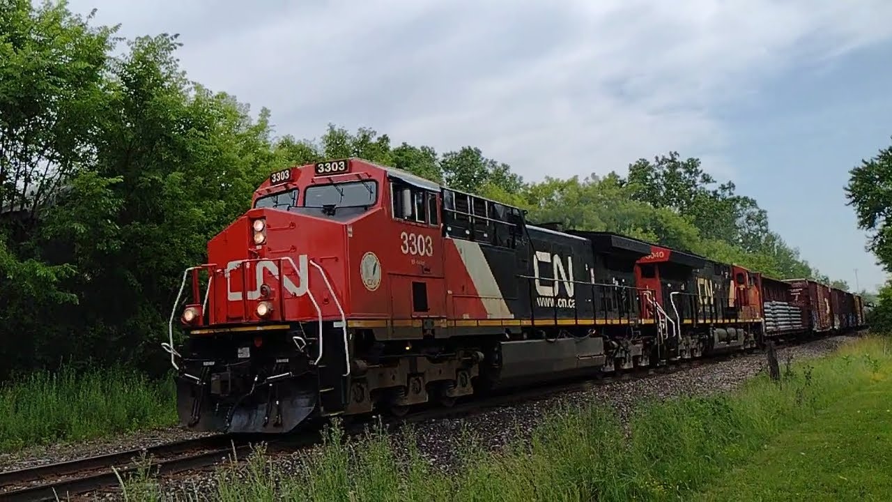 CN 383 (w/AC44C6M leader) through New Haven, MI - YouTube