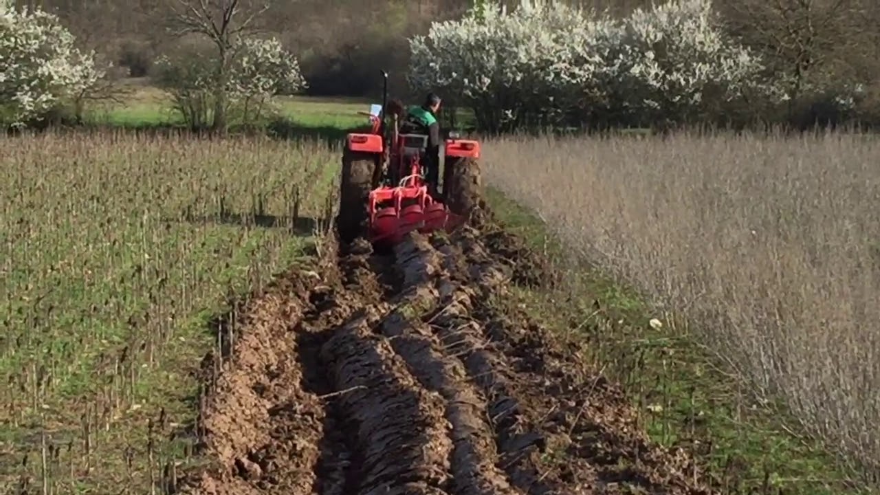 Tafe 45di 4wd plow in mud - YouTube