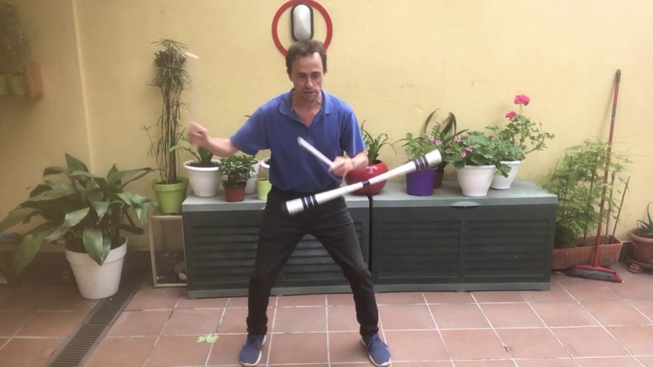 450 reproducciones facebokk Rutina Palo del Diabolo,Palo Chino .Devil Sticks - YouTube