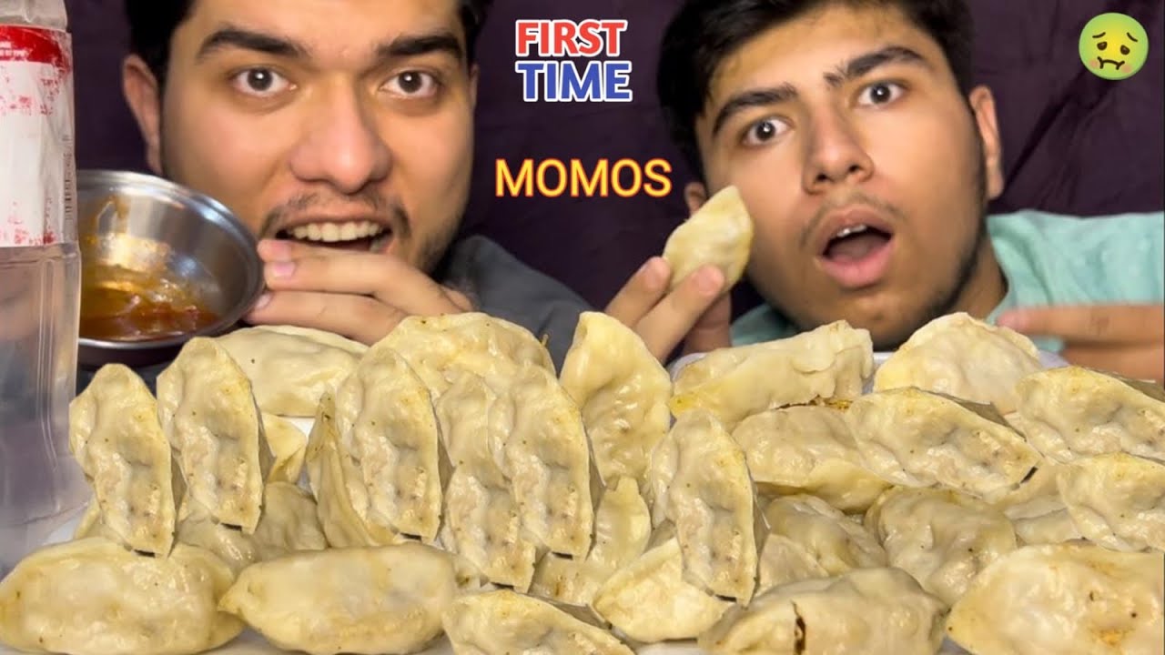 Eating MOMOS😵‍💫 With CHUTNEY 🔥INDIA'S BEST FOOD - YouTube