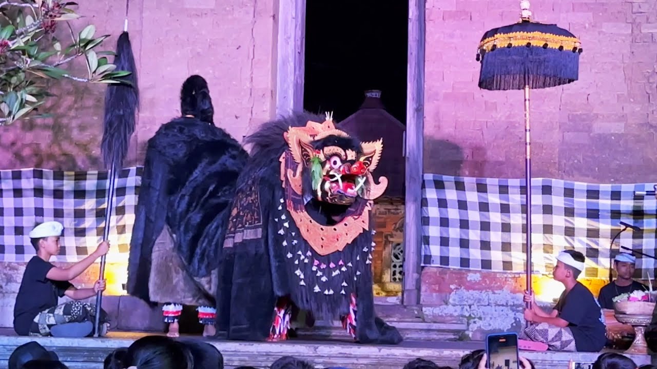 Ngelawang Barong Bangkung Di Puri Belayu Penampahan Kuningan 2023 ...