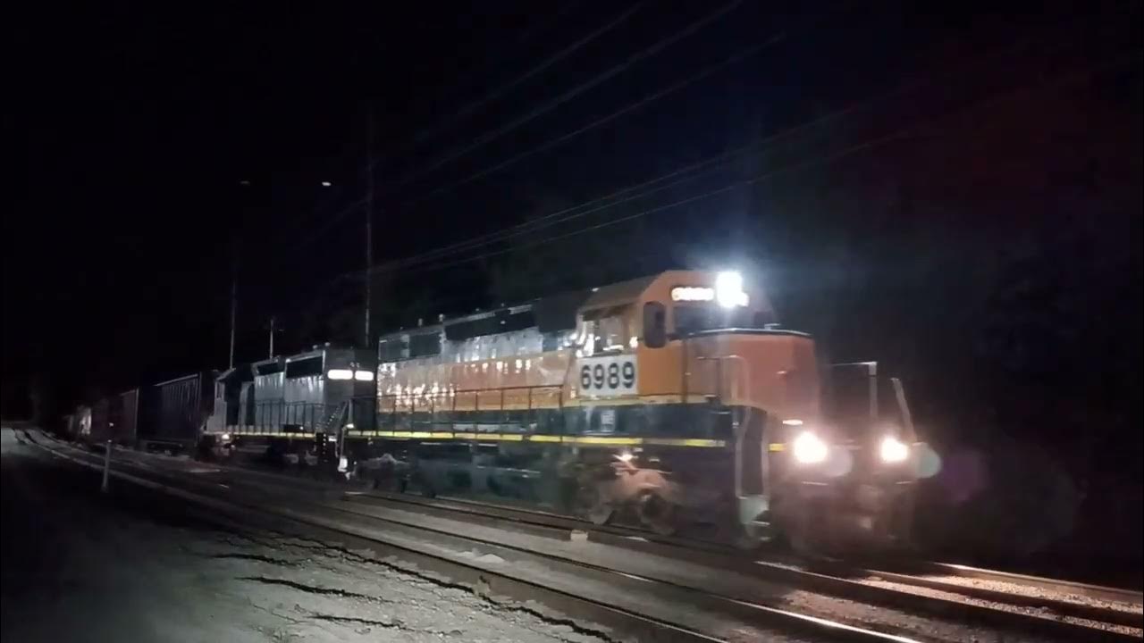 WE 6989 leads 291 into medina - YouTube