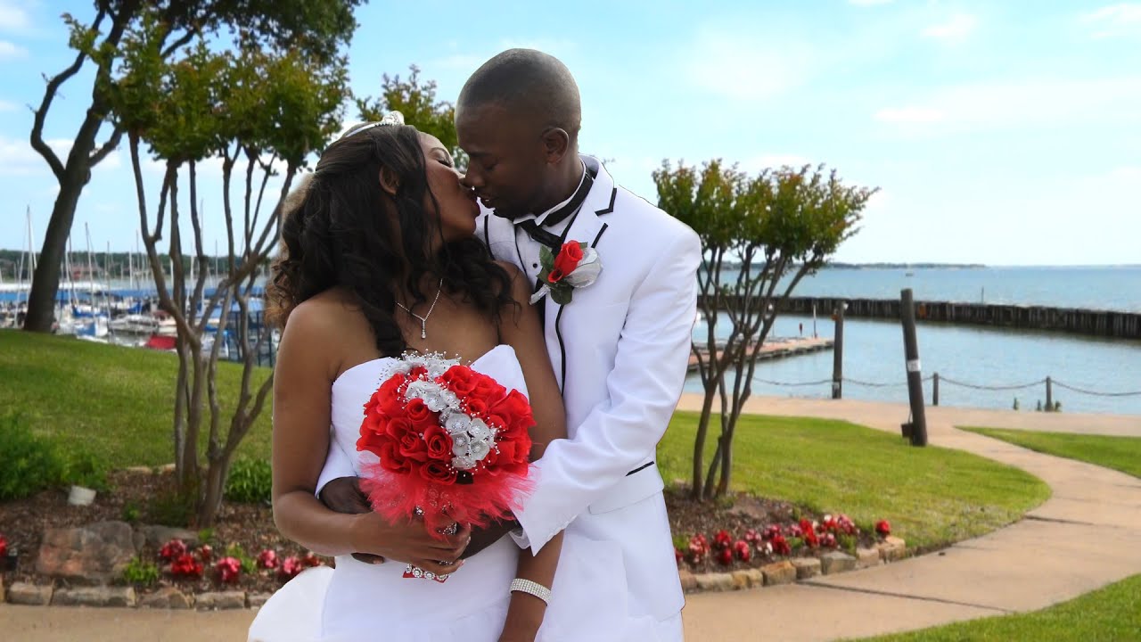 Boda De Tara Azimi Dupatta En Blanco Roto Con Bordado Dorado/Bordado