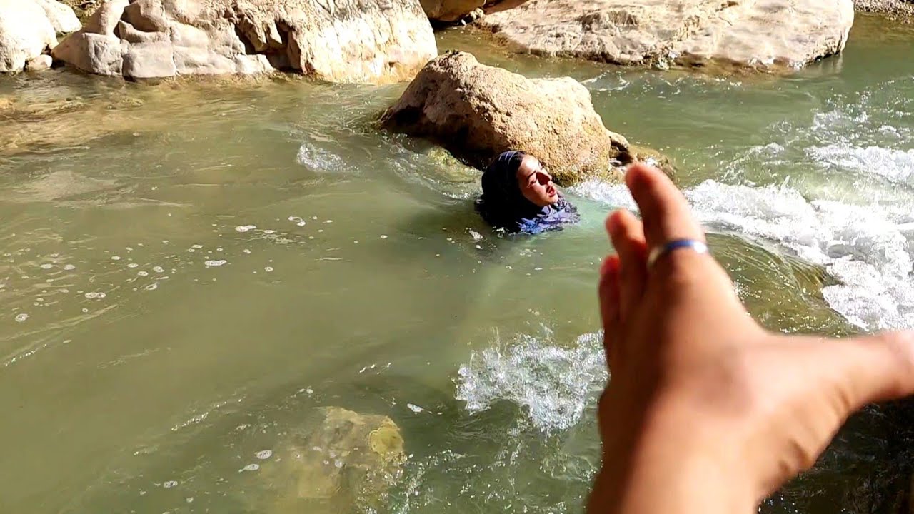 The story of the bitter fate of Azita and her daughter - YouTube