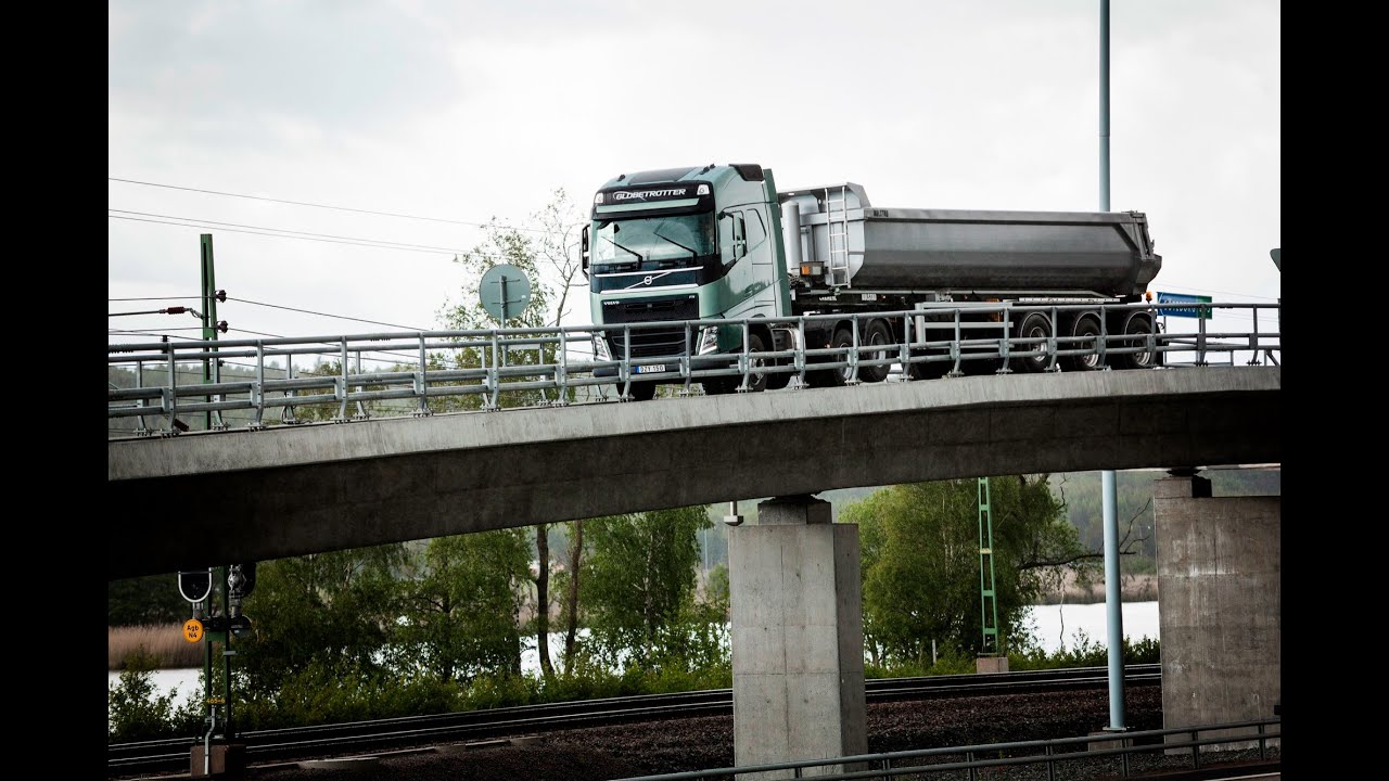 Volvo Trucks – Running footage: A Volvo FH with Tandem Axle Lift - YouTube