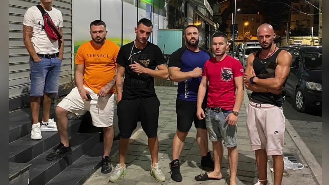 Cllevio Serbiano-44 sheike (remix) - YouTube